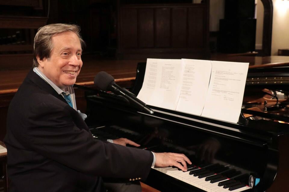 Pianist Jimmy Roberts plays his heart out at local Amnesty ...