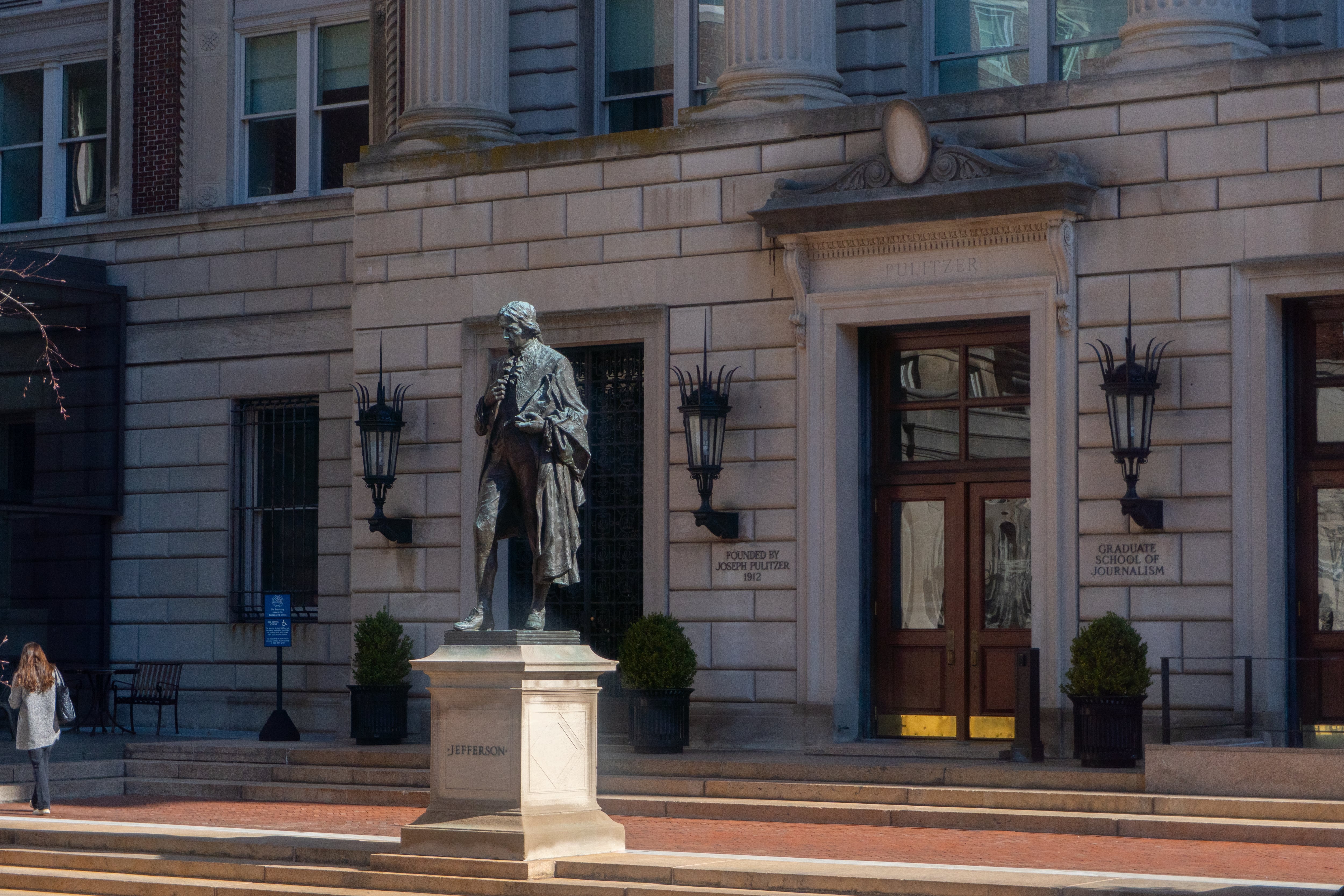 Journalism School presents 2025 John Chancellor Award to Jeffrey ...