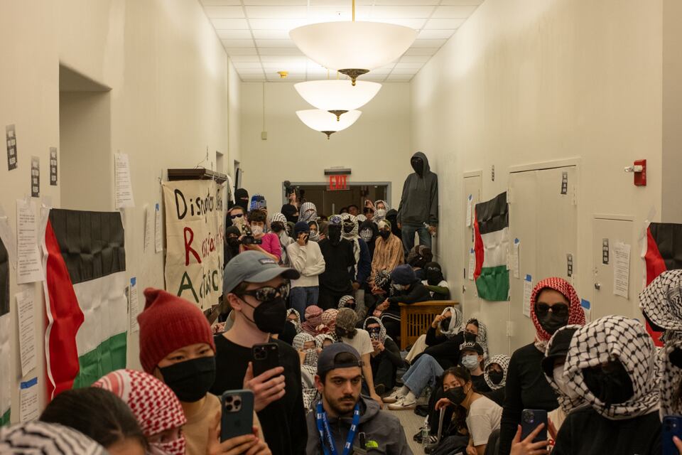 Protesters stage sit-in outside Barnard dean’s office
