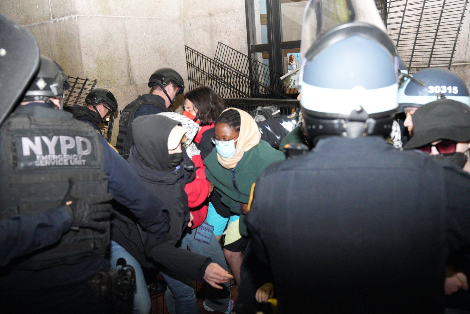 NYPD sweeps occupied Hamilton Hall, arrests dozens