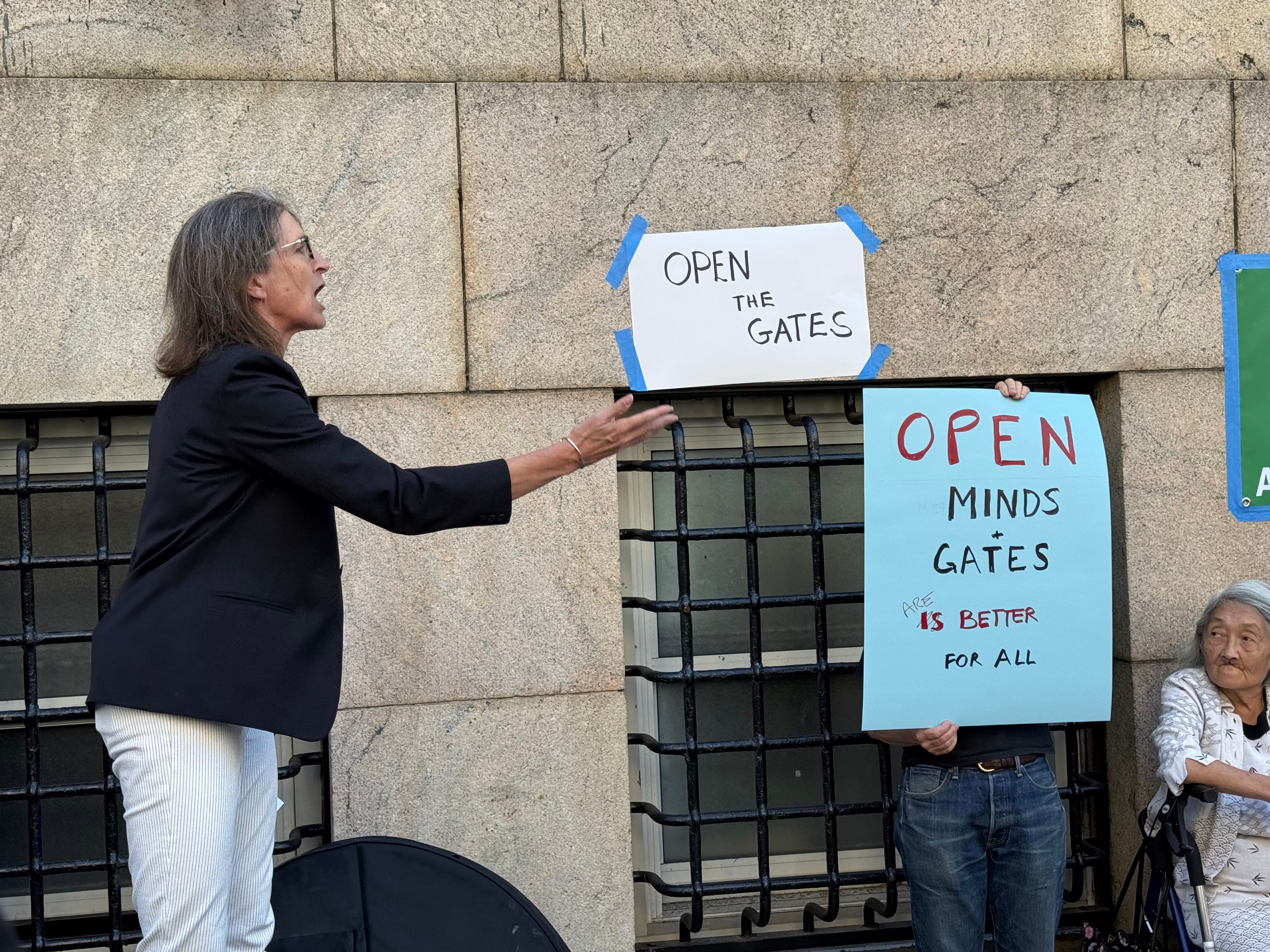 ‘Open the gate and let us through’: Columbia neighbors rally for campus ...