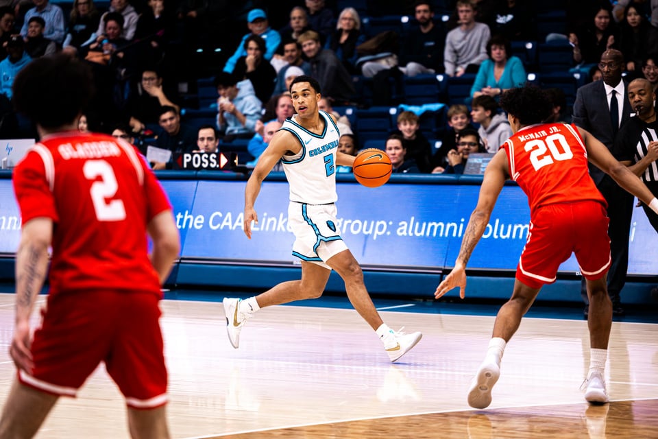 Men’s basketball defeats Dartmouth in career performance from Kenny Noland