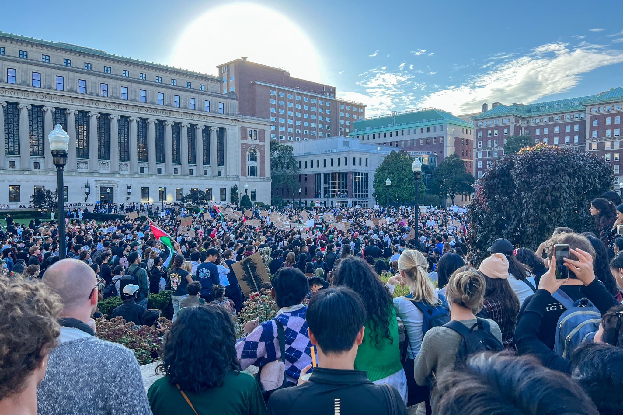 Hundreds of protesters pack campus following escalation of violence in ...
