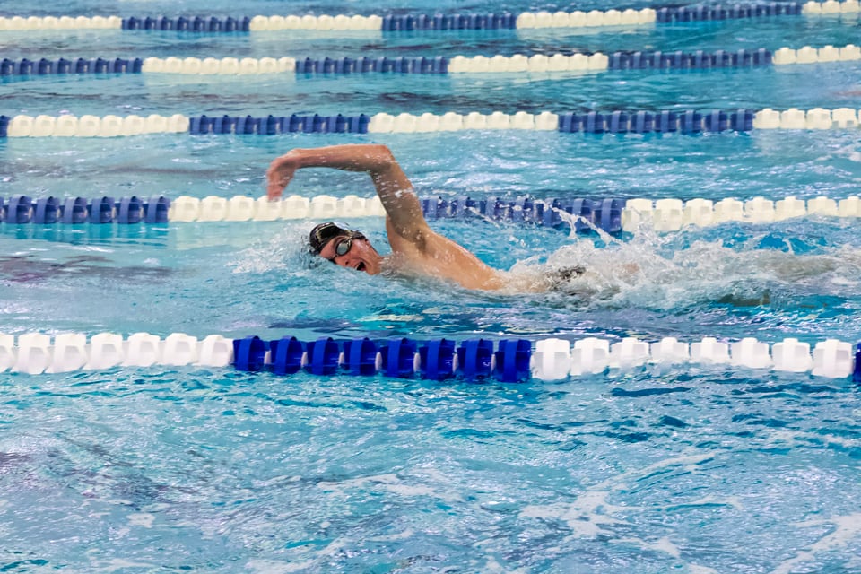 Men’s swimming and diving secures Senior Day victory over Brown, falls ...